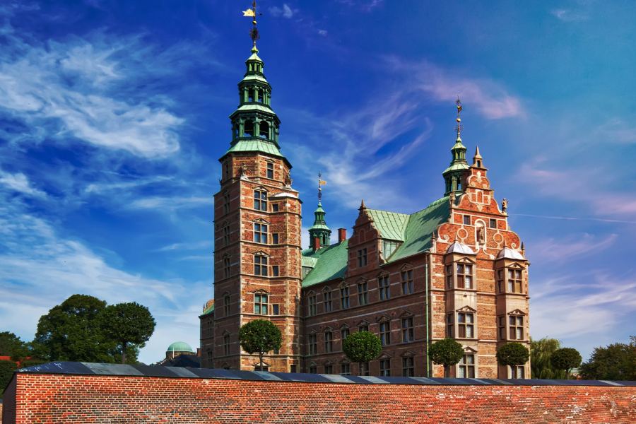 5 Castles in Europe to Visit: From Medieval Castles to Schonbrunn Palace